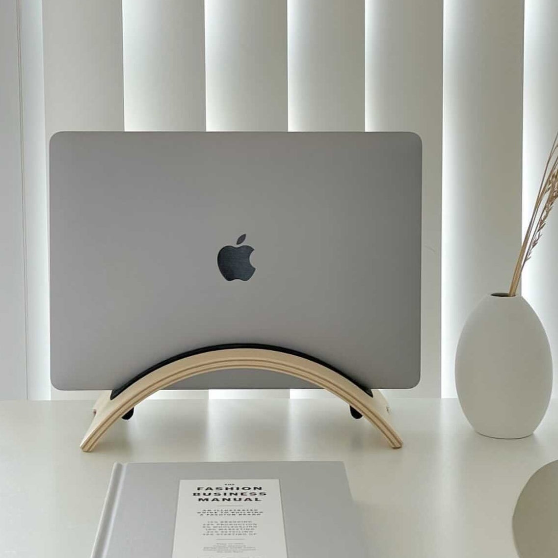 Vertical Laptop Stand – Enkel Studios